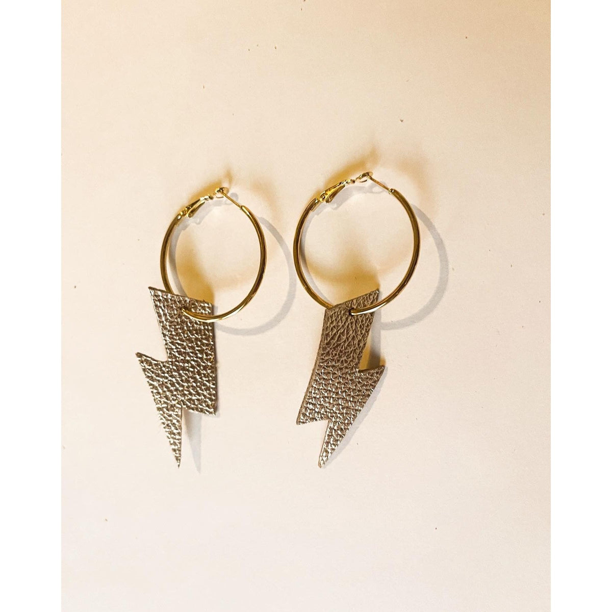 VE141A - Hoop and Bolt Earrings - Double J Saddlery